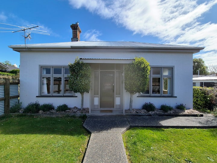 Work Or Holiday On Mary - Invercargill