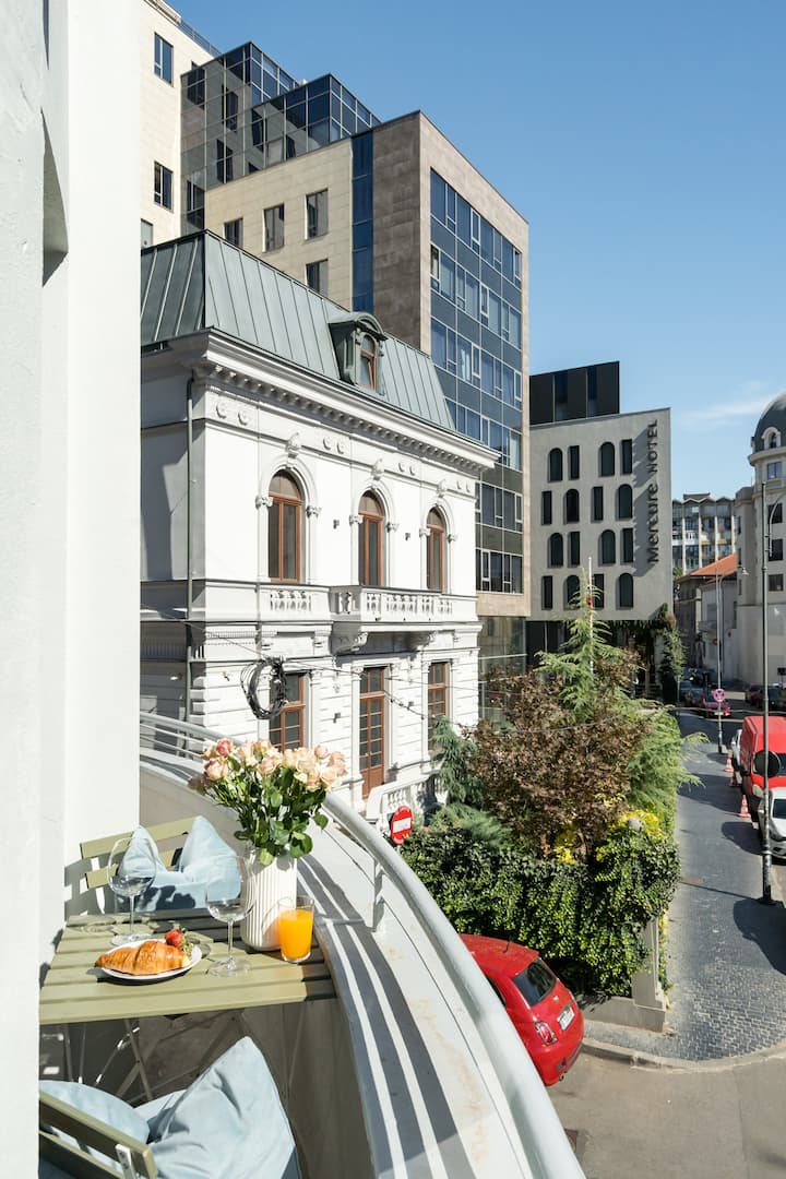 Breathtaking Spacious 2br Apartment - City Center - Bucharest