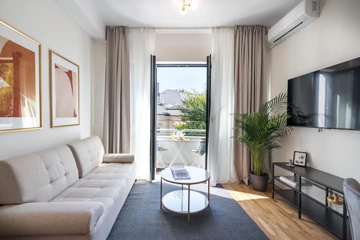 Breathtaking Spacious 2br Apartment - City Center - Bucharest