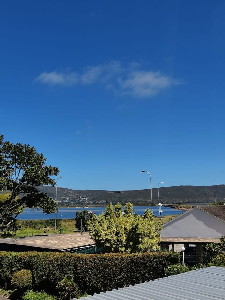 Lagoon View Bachelor Flat - Knysna