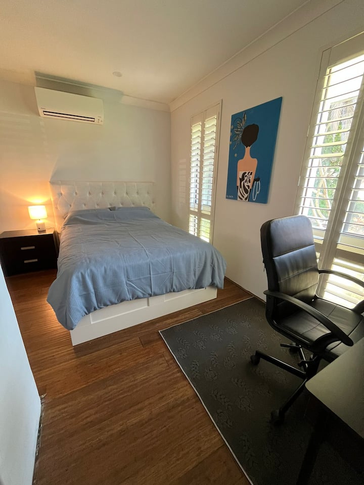 Private & Quiet Room In Heathridge | Fast Wifi - Kingsley