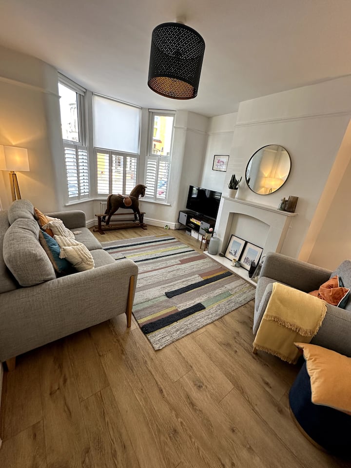 Cosy Victorian 2 Bed - Nr Penny Lane With Parking - Guernsey