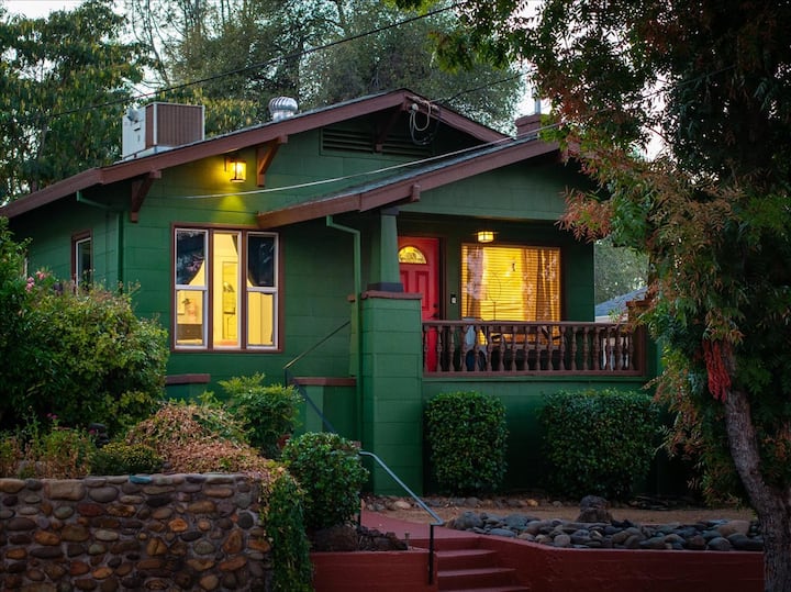 Amy's Whinehouse Downtown | Master Suite - Redding, CA