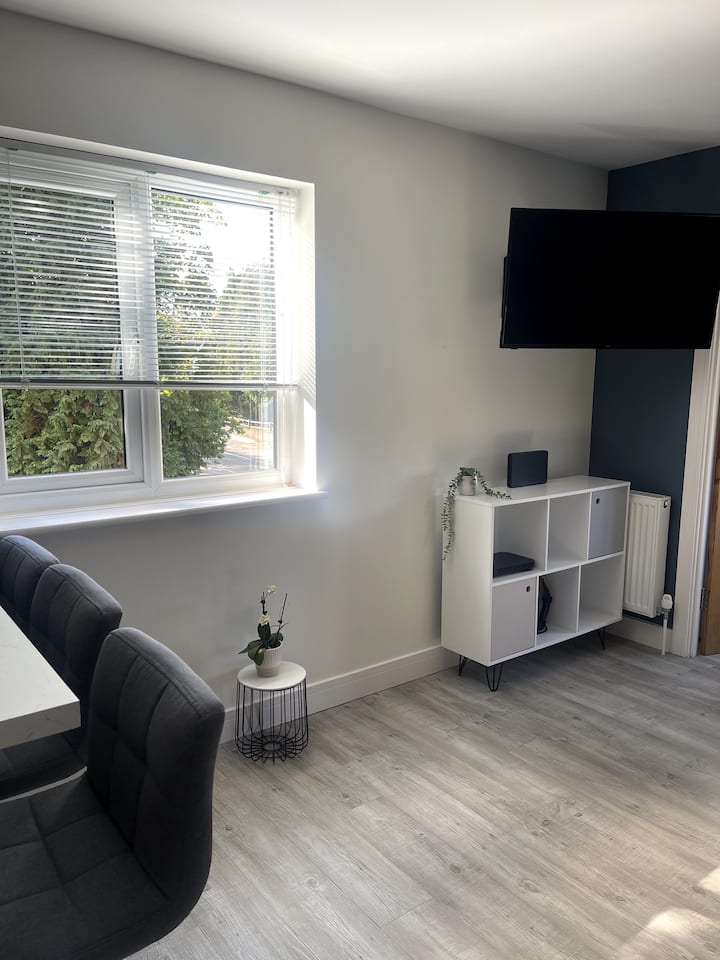 2 Bed Flat In Bracknell - Berkshire