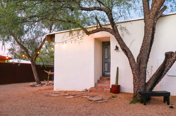 Midtown Straw-bale Charming Studio Casita - Tucson, AZ