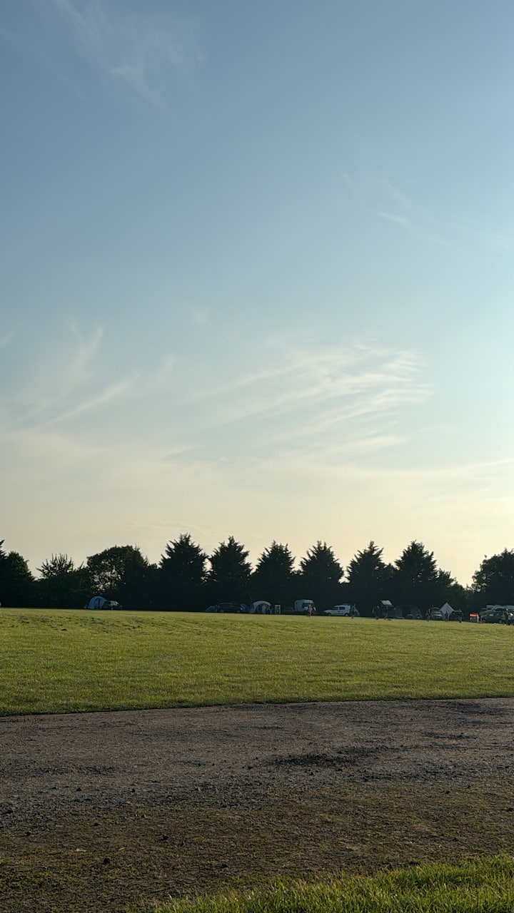 Pre-pitched Tent 8 Birth - St Neots