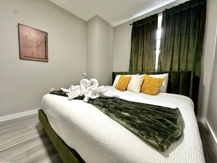 *Serene* Parkside 2br Apt: Private Entrance, W/d - Albany, NY