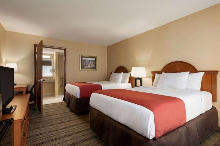 My Private Hotel Room At Baymont - Lynchburg, VA