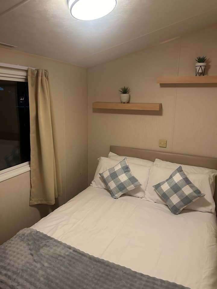 Nice Clean Spacious Caravan - Skegness