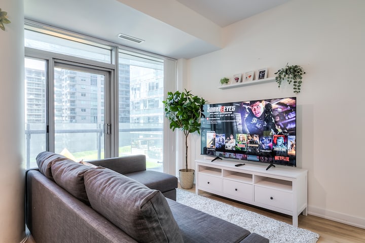 50% Off Monthly 2br Condo By Cn Tower, Prime Spot - Toronto
