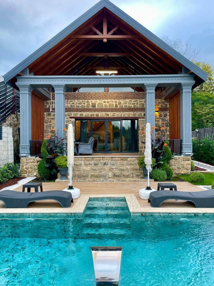 Sapanca 2+1 Isıtma Havuz-şömine-sauna 4 K Taş Ev - Sapanca