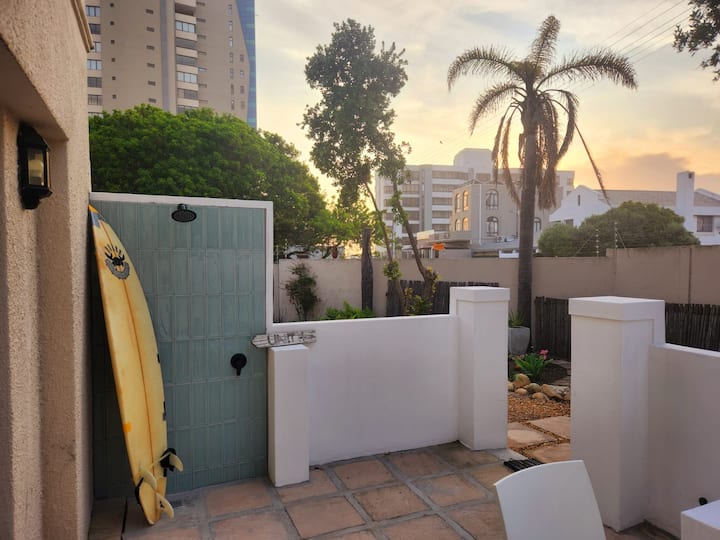No 4 Life At Sea - Charming Coastal Getaway - Somerset West