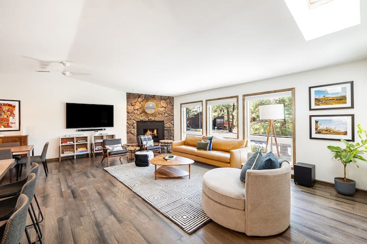 Elevated Elden | Upscale 5-bedroom | Hot Tub Oasis - Flagstaff, AZ