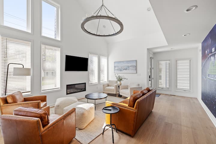 Modern Game Day House - Lexington, KY