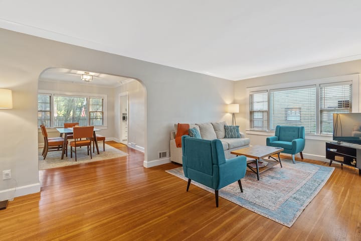 Yellow Door Cottage | 2 Bedroom Sobro Bungalow - Broad Ripple, IN