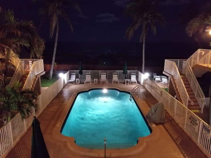 Apartment Steps From The Beach - Deerfield Beach, FL