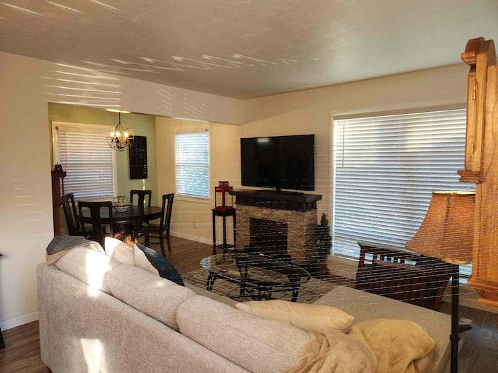 Cozy 1br Haven-wi-fi, Fireplace - Albany, OR