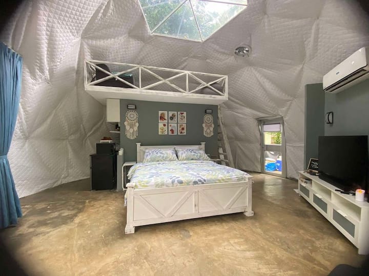 Isla Riviere Big Dome Glamping - Siniloan