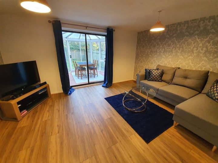 6  Deluxe Bed House In Oldbrook - Milton Keynes