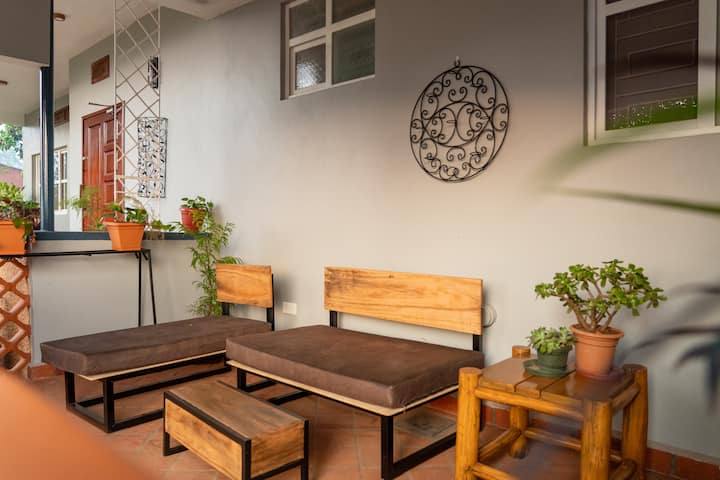 Jjaja's Avocado Grove - Makindye - Ouganda