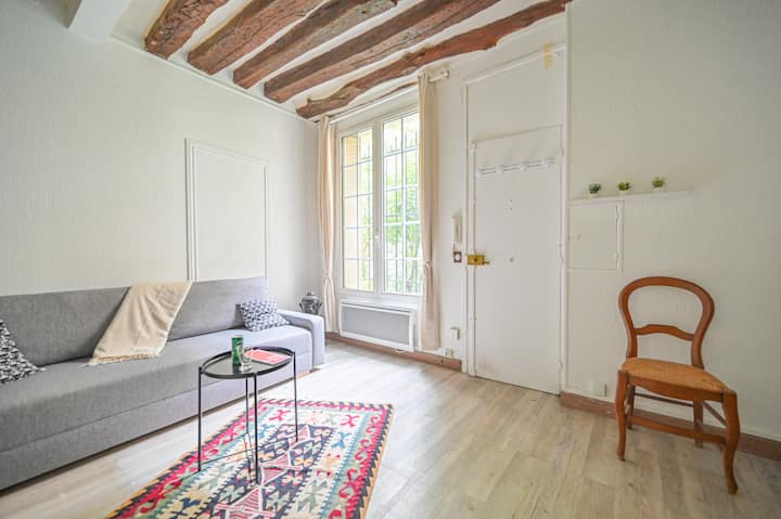 Studio Peaceful Garden Courtyard, Marais District - Paris
