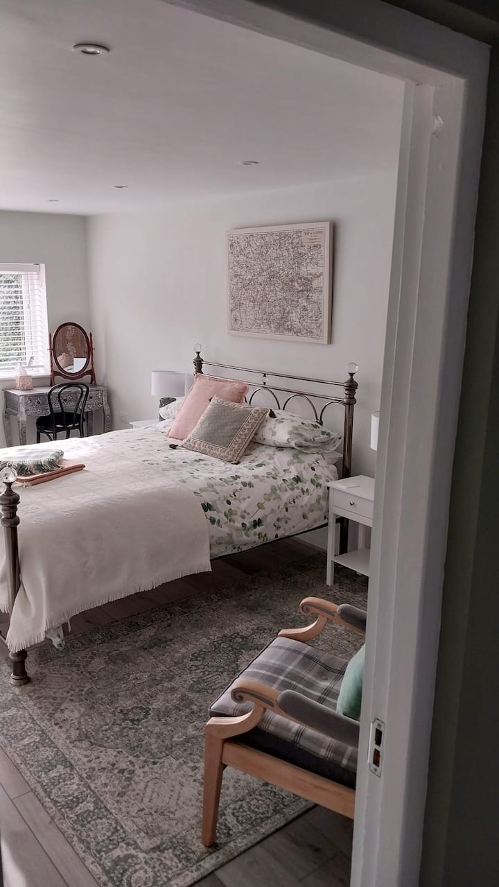 The Hamlet - Stratford-upon-Avon