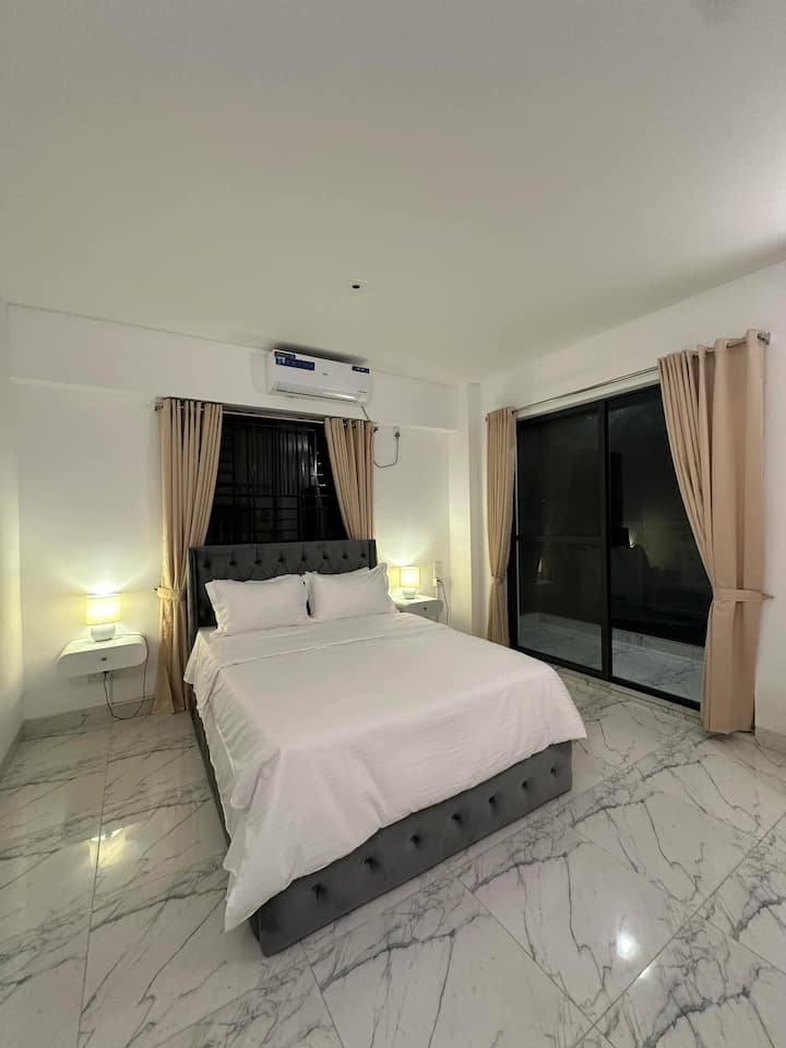 Cozy Retreat In Central Banani - Dhaka