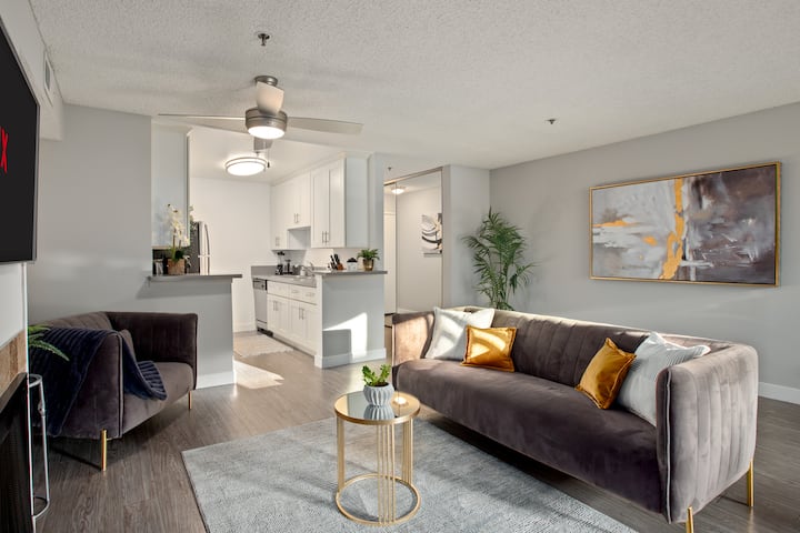 Chic 2-bedroom Retreat | Heart Of Hollywood | Pool - Los Ángeles, CA