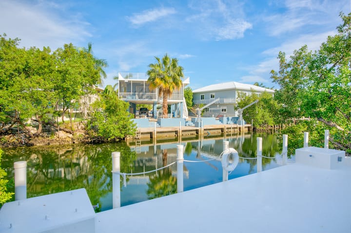 Minty Manatee - Water Front - Key Largo