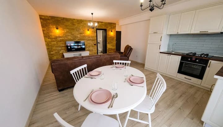 Urban Nest: Chic & Rustic - Satu Mare