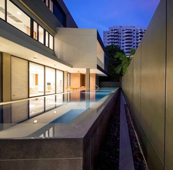 Premium Ekkamai Villa W/ Home Theatre - Bangkok