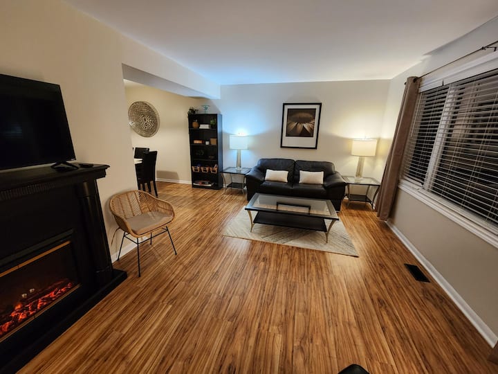 The Brick House: 15 Min To Holiday Mtn, Rock Lake - Manitoba