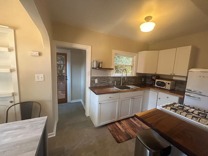 Cozy Citrus Cottage - SDSU, San Diego