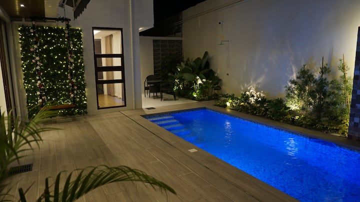 Tagaytay Staycation At Crimson Villas - Sapphire - Silang