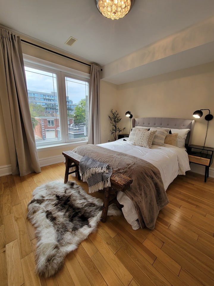 Remodeled 3br Urban Retreat W/ Offices & Parking - Toronto