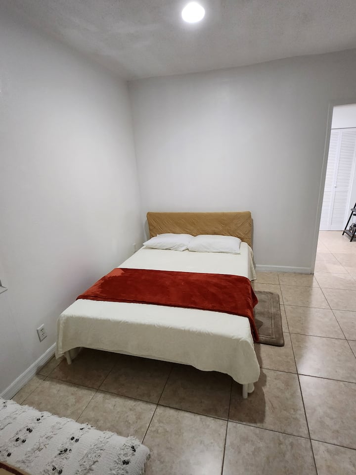 Relax Sky Lake - Camping World Stadium - Orlando