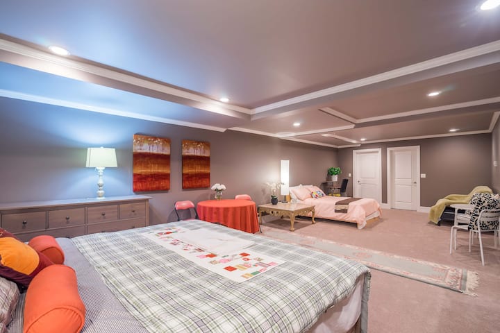Family Suite With Private Bath - Port Moody