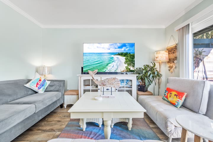 Beach Access Condo Steps To The Sand - Garden City, SC