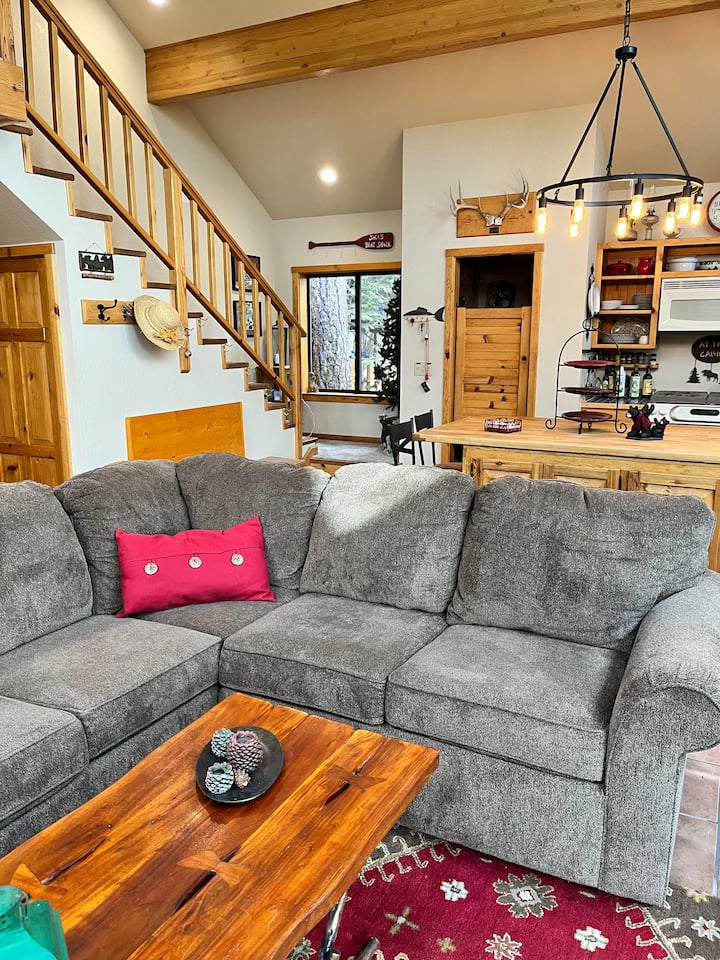 Spacious Mountain Retreat - Pinecrest, CA