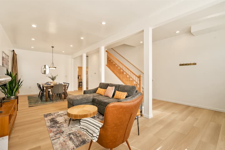 Modern 4br Gem|rain Shower & Deep Soaking Tub - Pittsburgh, PA