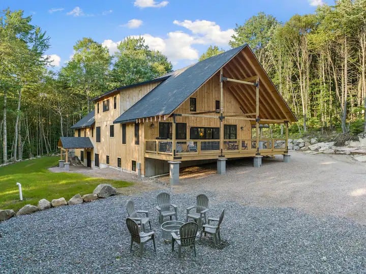 The Bear's Den - Old Forge, NY