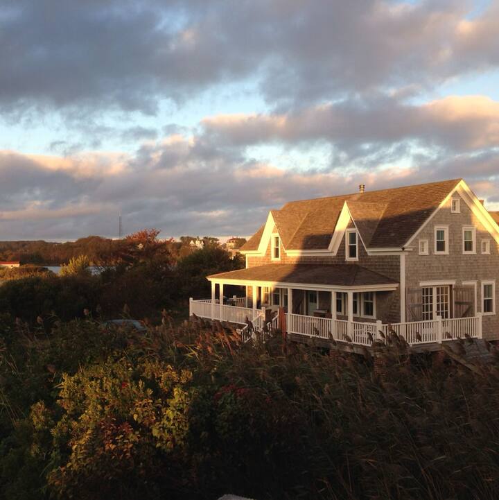 Claudia's Surf City - Block Island, RI