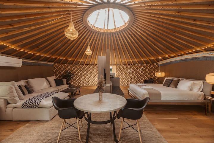 Mongolian Yurt With Private Spa & Mountain Views - Warburton