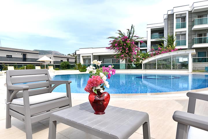 2+1 Bahçe Manzaralı Lüks Daire - Bodrum