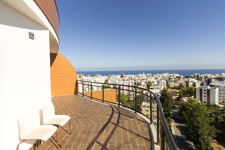 Elegance Sea-view 3br Penthouse In Kyrenia - Girne