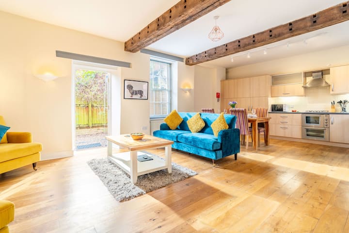 Picturesque | Parking | 2 Beds - Norwich