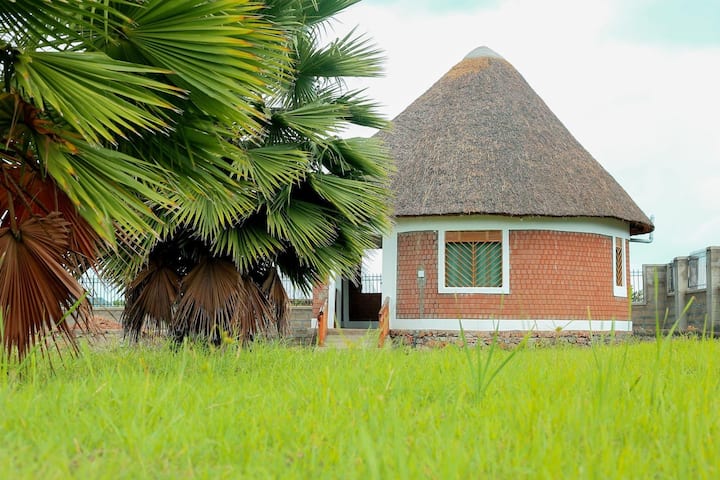 The Dream Experience Lodge - Support An Orphanage - Uganda