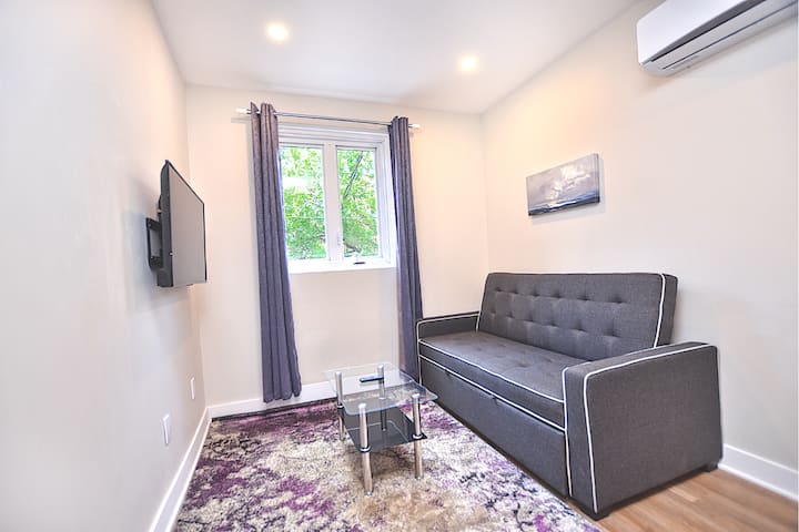 Beautiful 2bdr Heart Of Plateau | 8a - Montreal