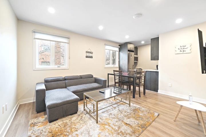 Glamorous 3bdr Heart Of Plateau - Montreal