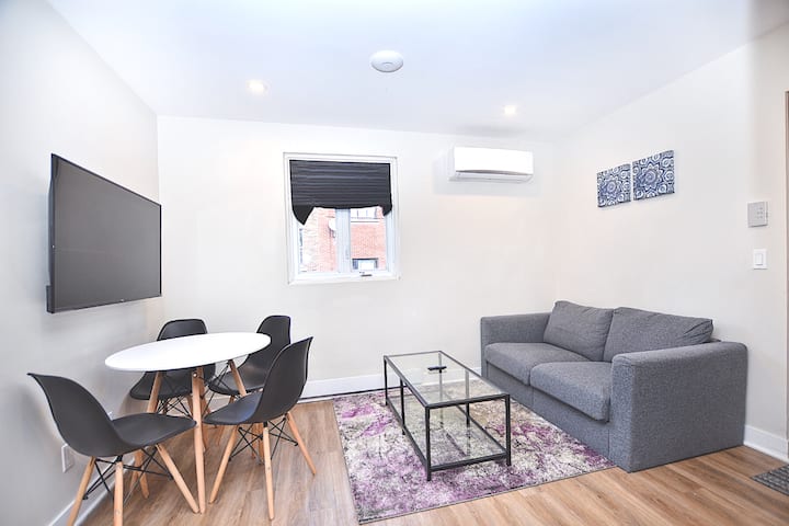 Cosy 3-bedrooms In Heart Of Plateau - Montreal